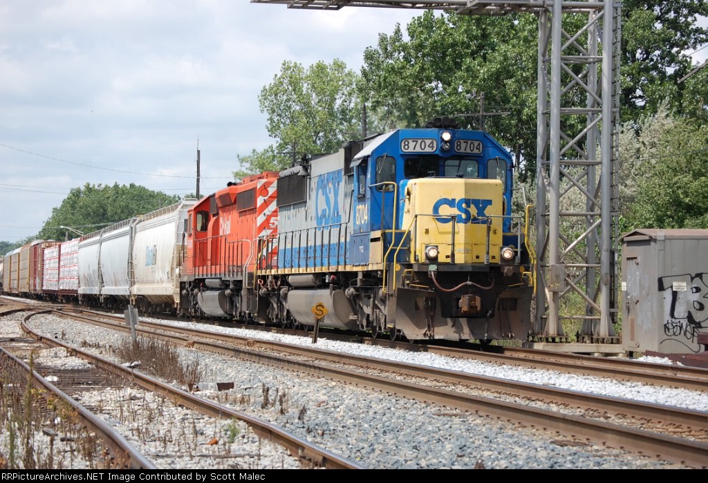 CSX 8704 & CP 5909